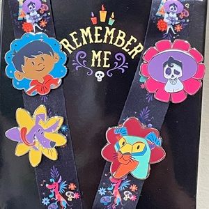 Disney | Jewelry | Nwt Disney Parks Pixar Coco Pin Trading Starter ...